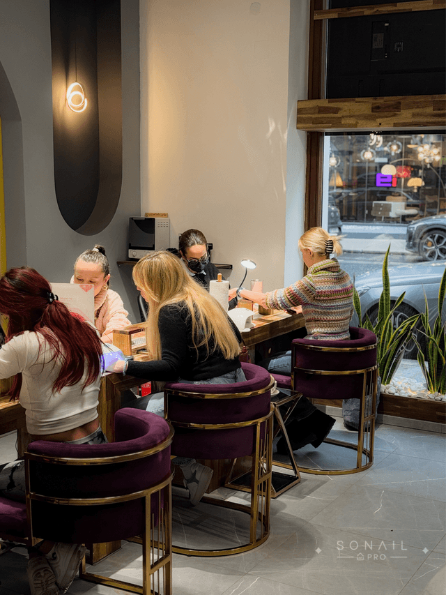 Nagelpflege in Wien – Bequem bei Ihnen zu Hause | Sonail